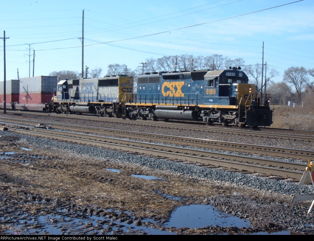 CSX 8189 & 8607